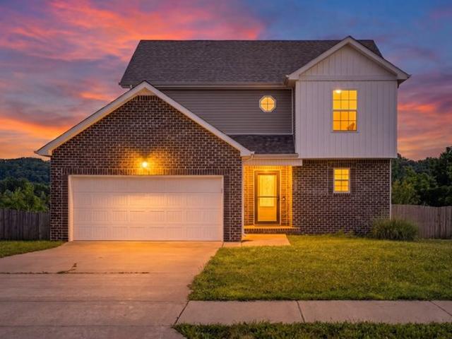 832 Crestone Ln, Clarksville, TN 37042