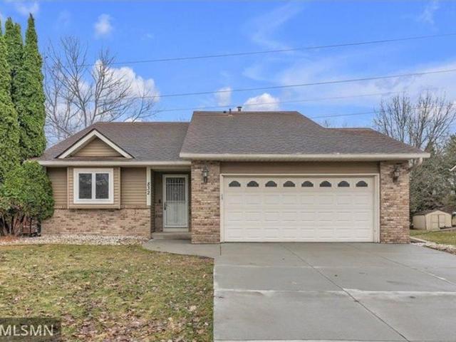 832 Aspen Cir, Little Canada, MN 55109