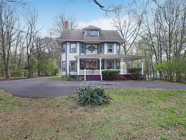832 Bloomingburg Rd, Bloomingburg, NY 12721