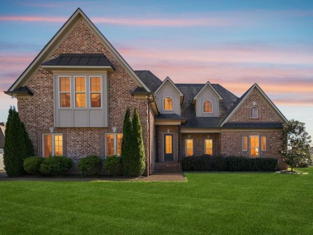832 Brook Trl, Lebanon, US, TN
