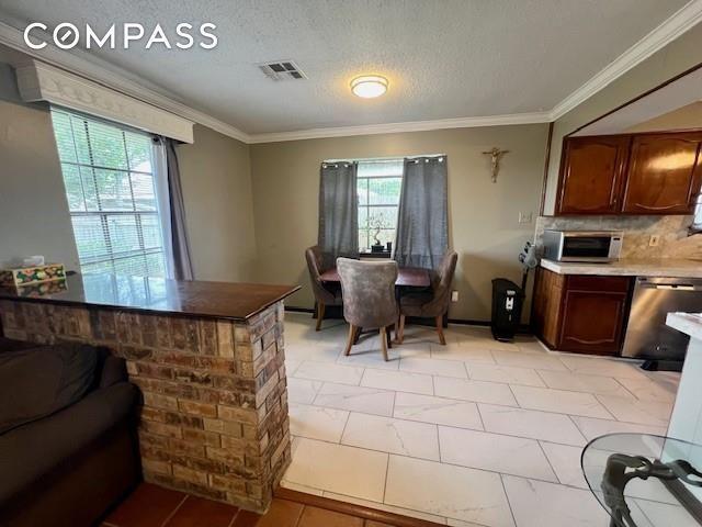 832 Dolphin Ct, Kenner, LA