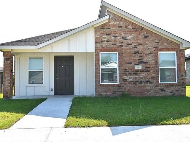 832 Elm St, Seminole, OK 74868