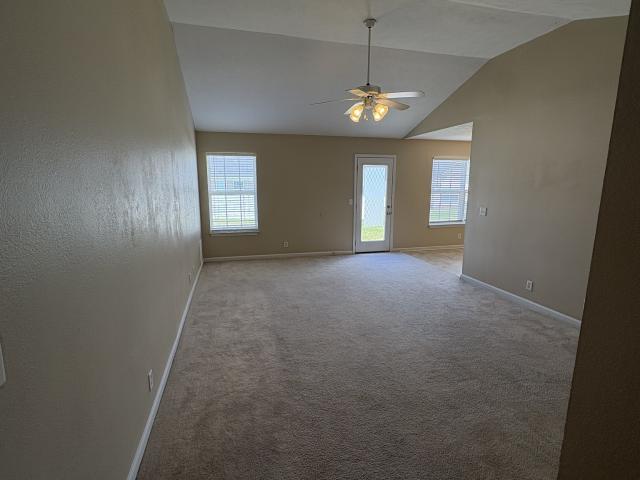 832 Kanatak Ln