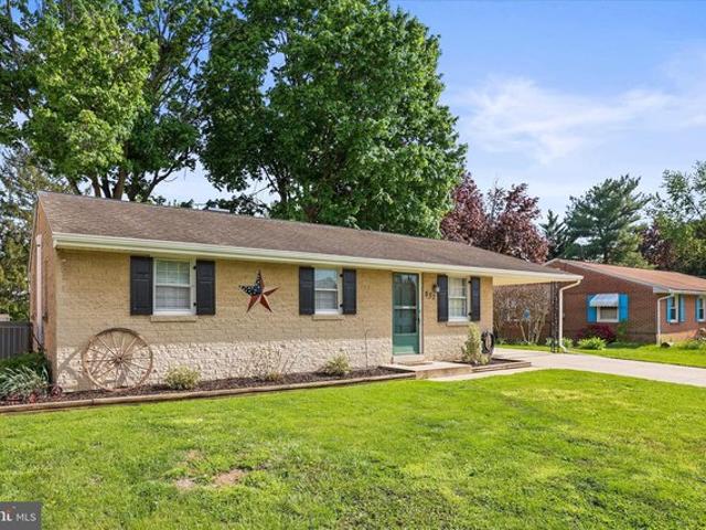 832 Hartman Ave, Hanover, PA 17331