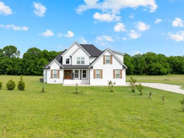 832 Longview Rd, Shelbyville, TN 37160