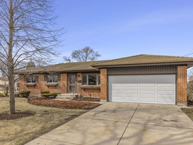 832 Leahy Cir, Des Plaines, IL 60016