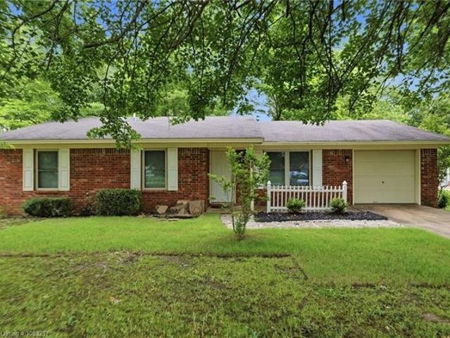 832 N Apple St, Greenwood, AR 72936