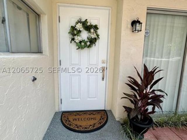 832 NW 81st Way Unit 9, Plantation, FL 33324