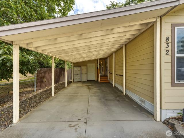 832 SE Scenic View Drive