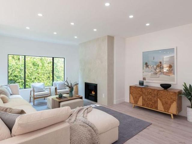 832 Palm Ave #201, West Hollywood, CA 90069