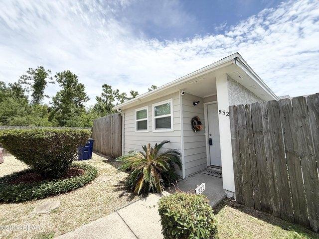 832 Premier Dr, Panama City, FL 32401