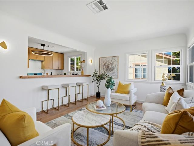 832 W 98th St, Los Angeles, CA 90044 | MLS #WS26057 | Compass