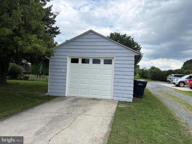832 W Maple Street