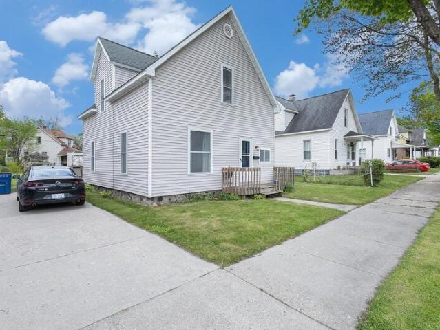 832 Wallace Street, Cadillac, MI 49601