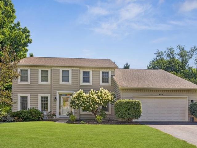832 Wexford Ct, Naperville, IL 60540