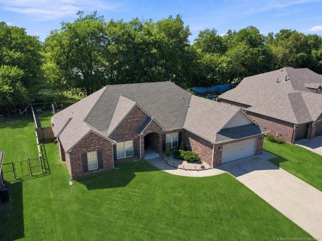 8335 Overlook Trl, Claremore, OK 74019