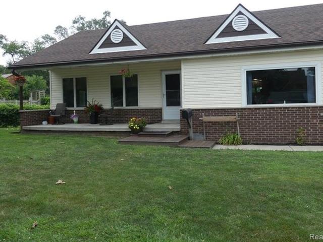 8335 Pardee Rd, Taylor, MI 48180