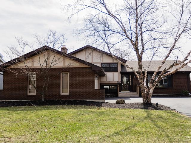 8336 Mending Wall Dr, Woodridge, IL 60517 | MLS #12603 | Compass