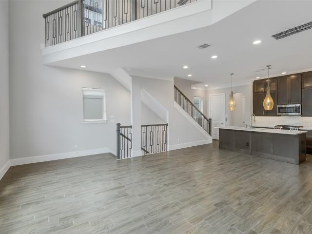 8336 Ginger Oak Street