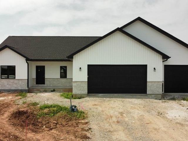 8339 Marlo Ave, Neenah, WI 54956