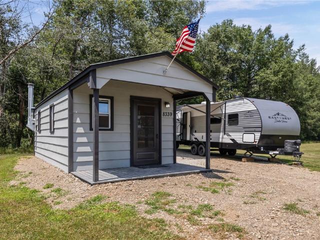 8339 Middle Road