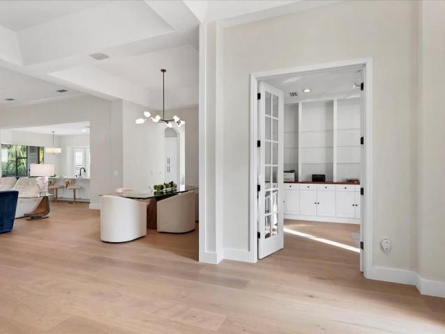 8330 abingdon court, university park, us, fl