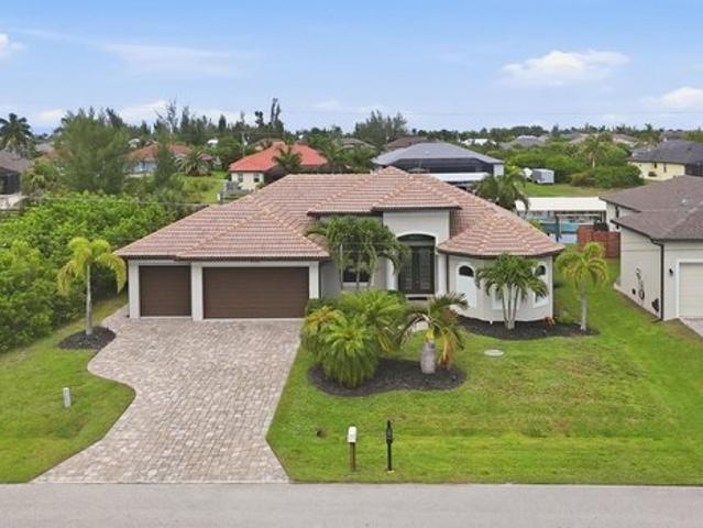 8330 Tracy Cir, Port Charlotte, FL 33981