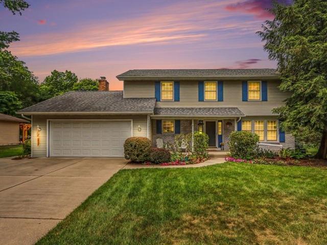 8330 Valleywood Ln, Portage, MI 49024