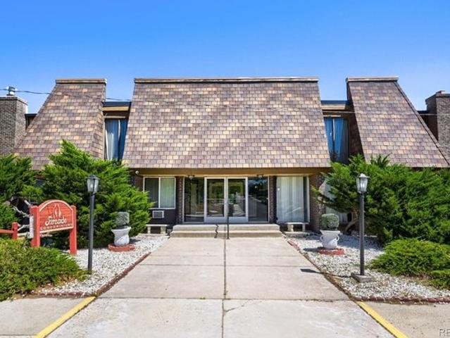 8330 Zuni St Apt 212, Denver, CO 80221