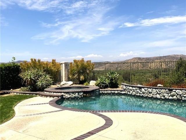 8331 E Hillsdale Dr, Orange, CA 92869