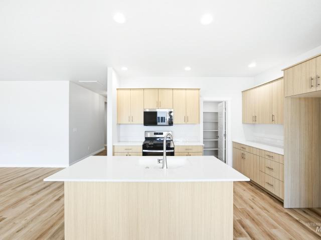 8331 E Presley Ct