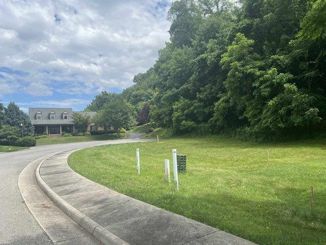 8331 Sawgrass Way, Radford, VA 24141