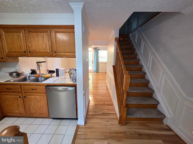 8332 Rocky Forge Ct, Springfield, VA 22153 | MLS #VAFX2305