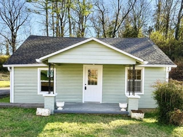 833 Cumberland Dr, Clarksville, TN 37040