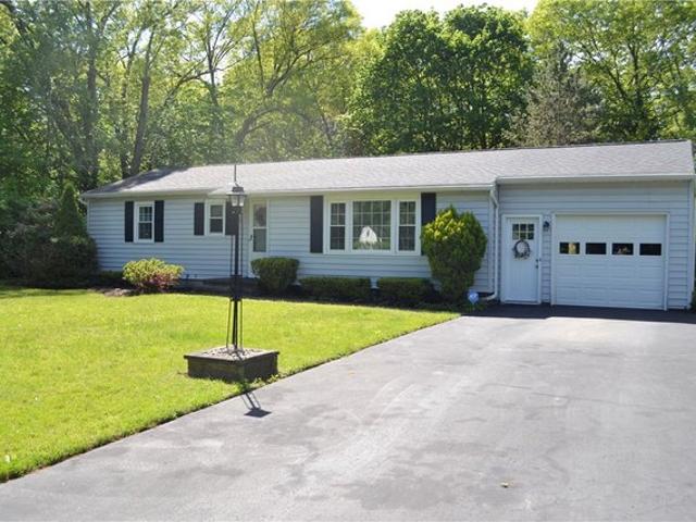 833 Dewitt Rd, Webster, NY 14580