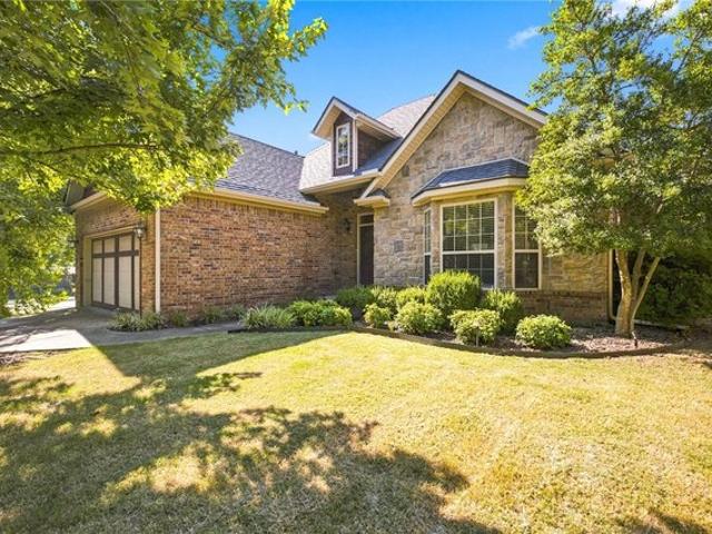 833 E Birwin St, Fayetteville, AR 72703