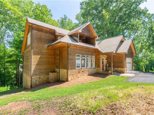 833 E Country Club Road