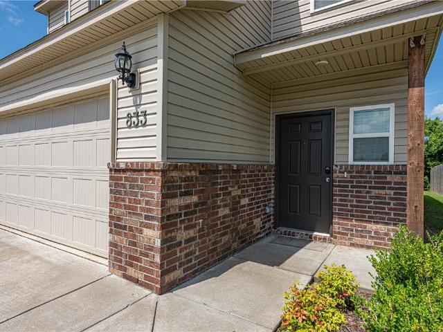 833 E Sparrow Circle