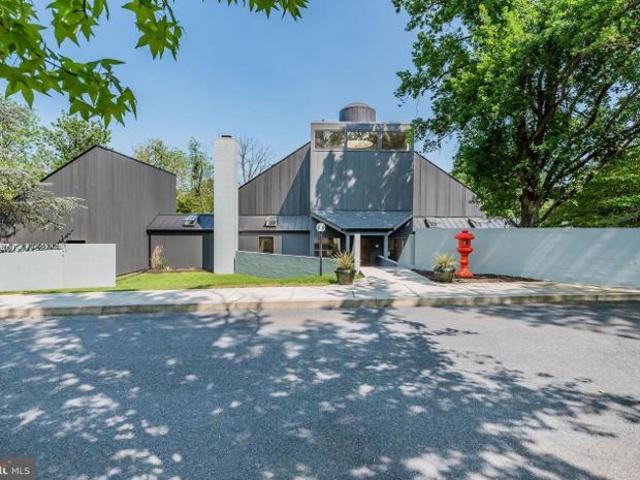 833 Kiehl Dr, Lemoyne, PA 17043