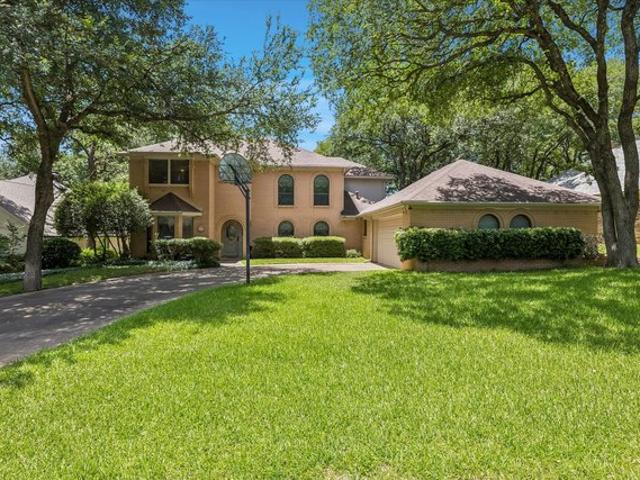833 Kingston Dr, Mansfield, TX 76063