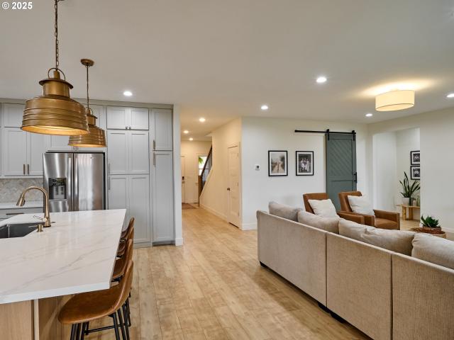 833 hawk dr