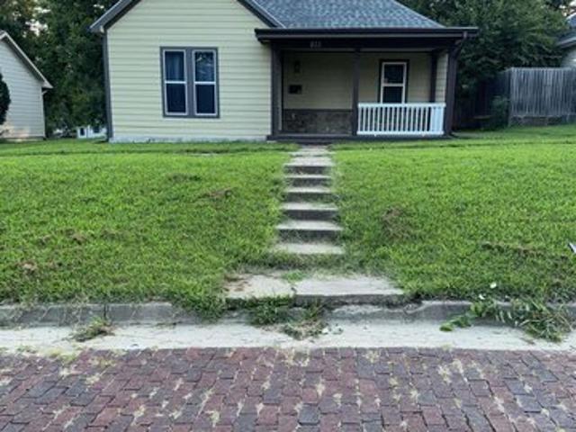 833 Ohio Ave, Holton, KS 66436