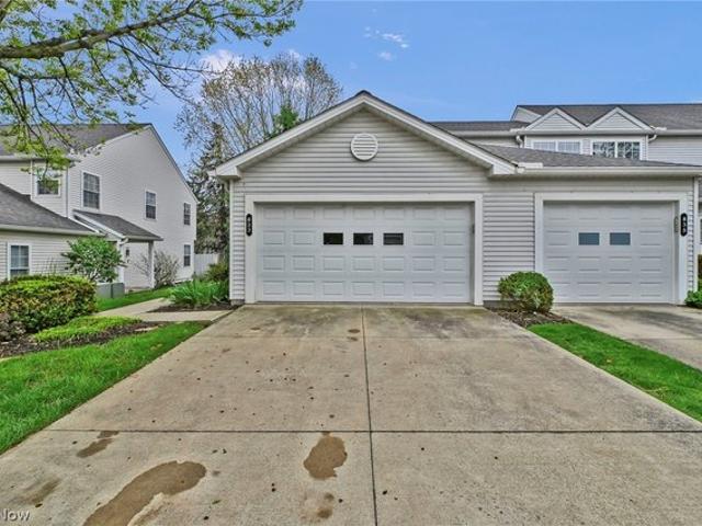 833 Overlook Ridge Dr, Cleveland, OH 44109