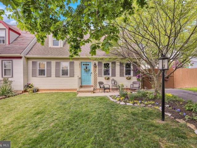 833 Locust St, Denver, PA 17517