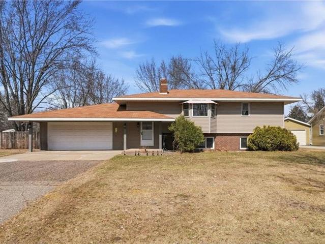 833 Lewis Pl, Saint Cloud, MN 56301