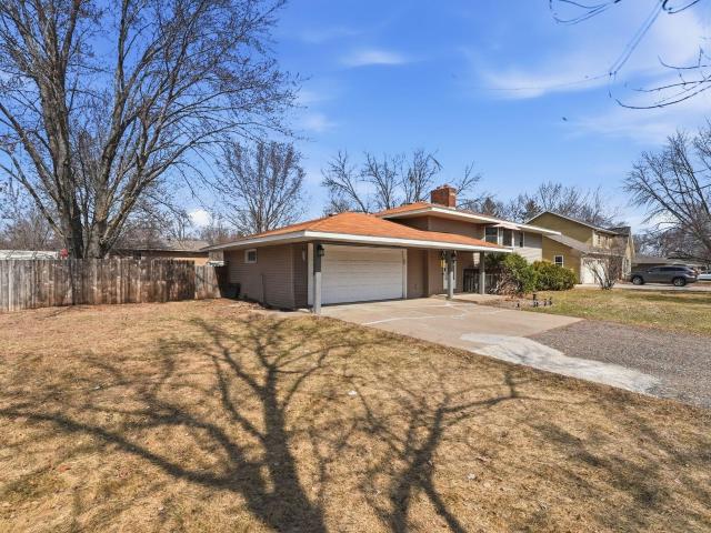 833 Lewis Place