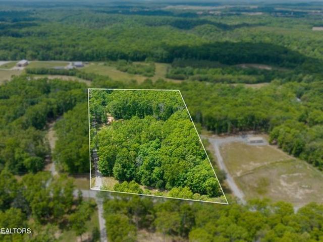 833 Little Hurricane Ln, Monterey, TN 38574