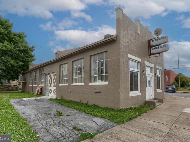 833 N Front Street
