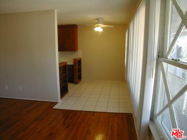 833 N Kingsley Drive 4