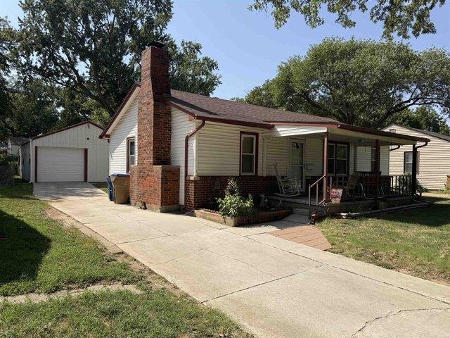 833 N Kokomo Ave, Derby, KS 67037